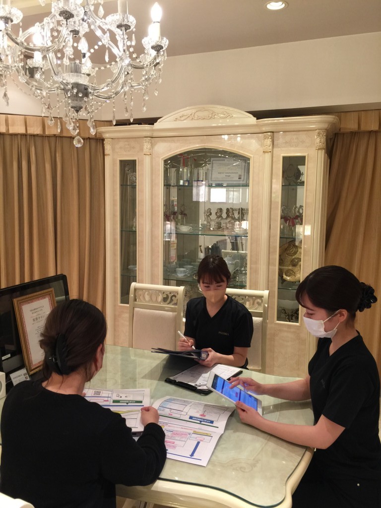 池田店の早朝勉強会 | ブログ | 【公式】PATORA｜33年の実績と11.7万人の信頼｜オールハンド専門エステサロン